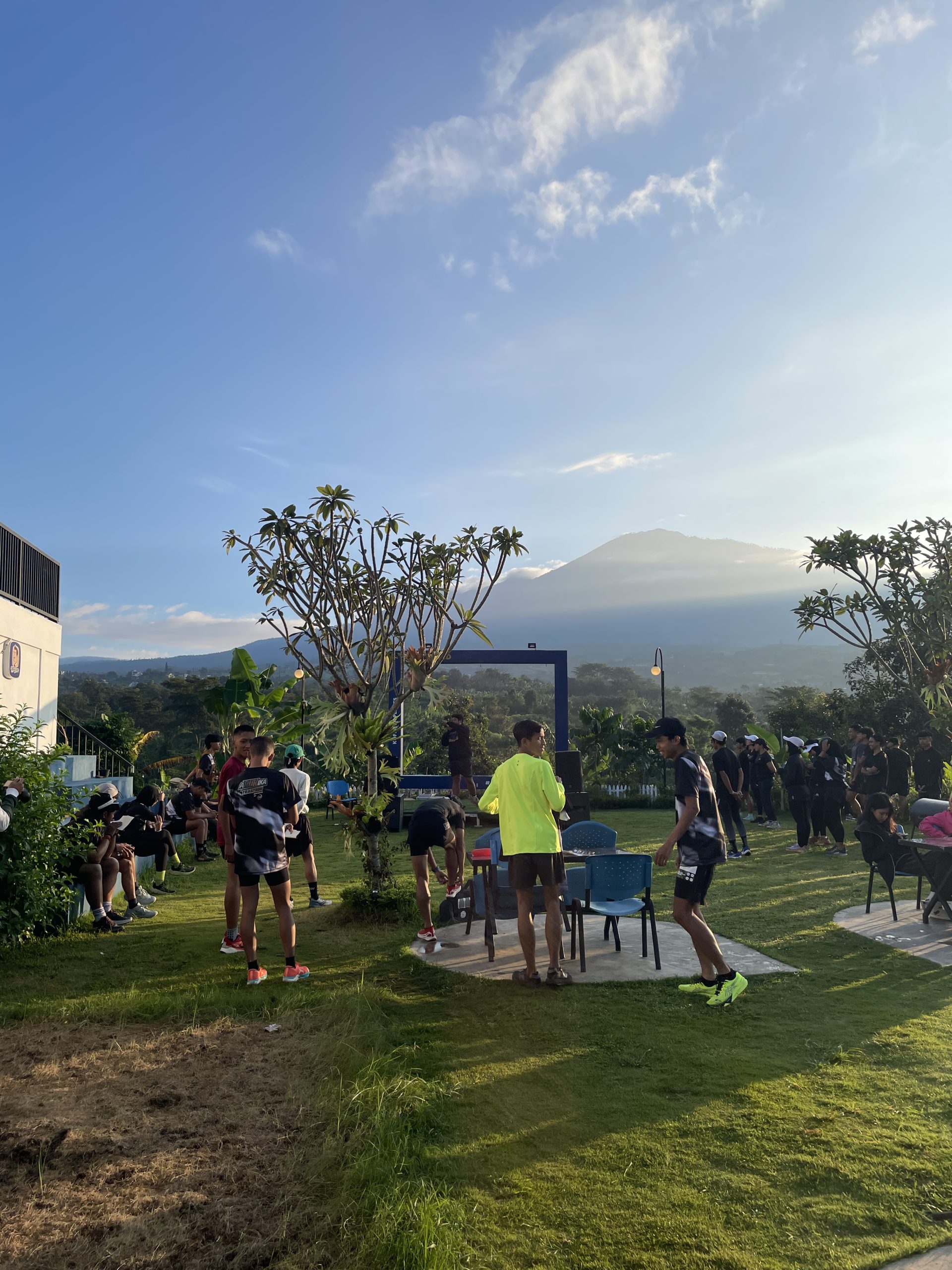 Potret Keseruan aRUNika 10K Trail Run di Chatten Cafe | EPOCHSTREAM